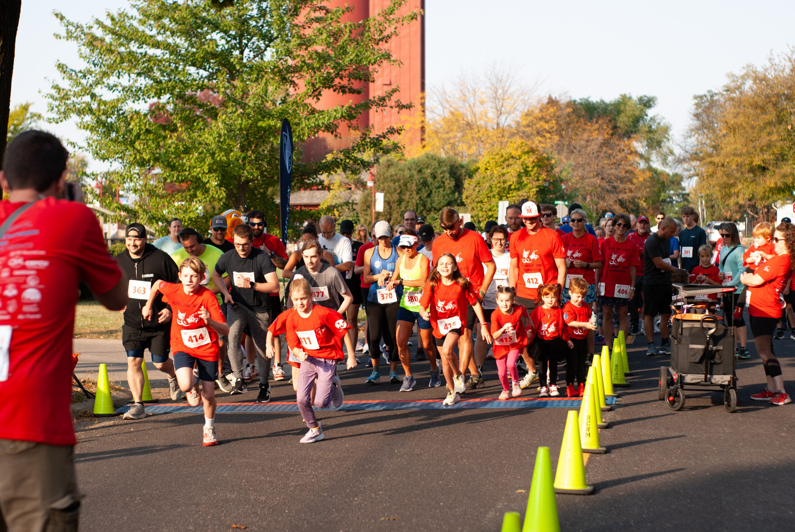 Red Sneakers Peoria Teams With Leaves' n Beans - Running USA